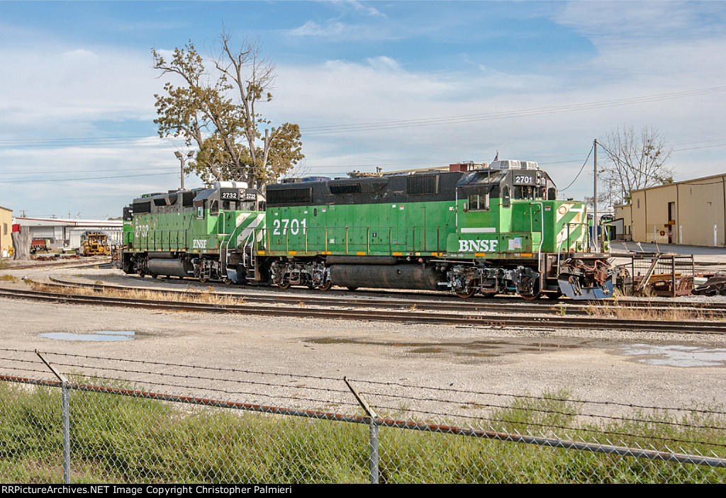 BNSF 2701 & 2732 at Mid America Car